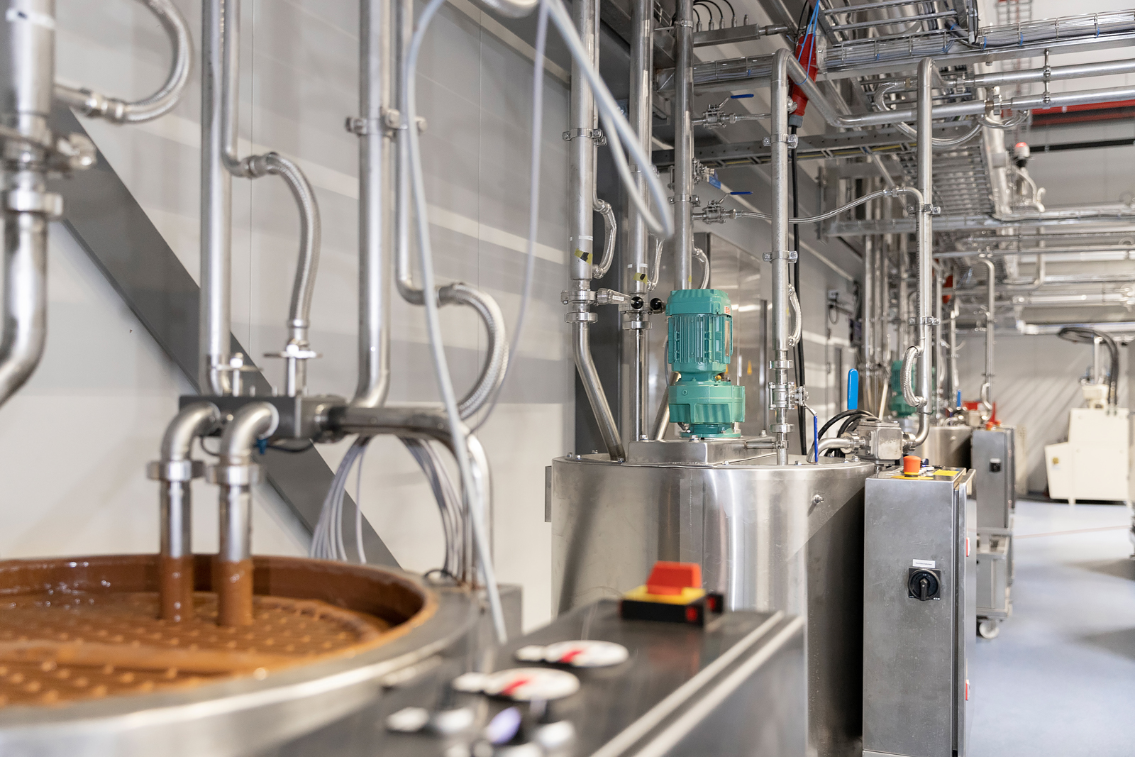 Chocolate tank - perfect processing, buffering or holding of chocolate ...